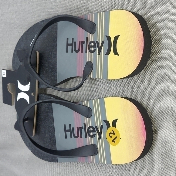 Hurley | Shoes | Nwt Hurley Multicolor Flip Flops Sandals Slipon Black ...